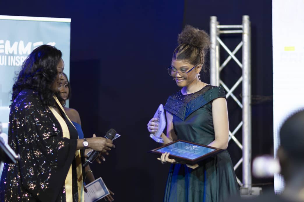 Soirée de gala 50 Femmes qui inspirent : « Ce trophée représente ...